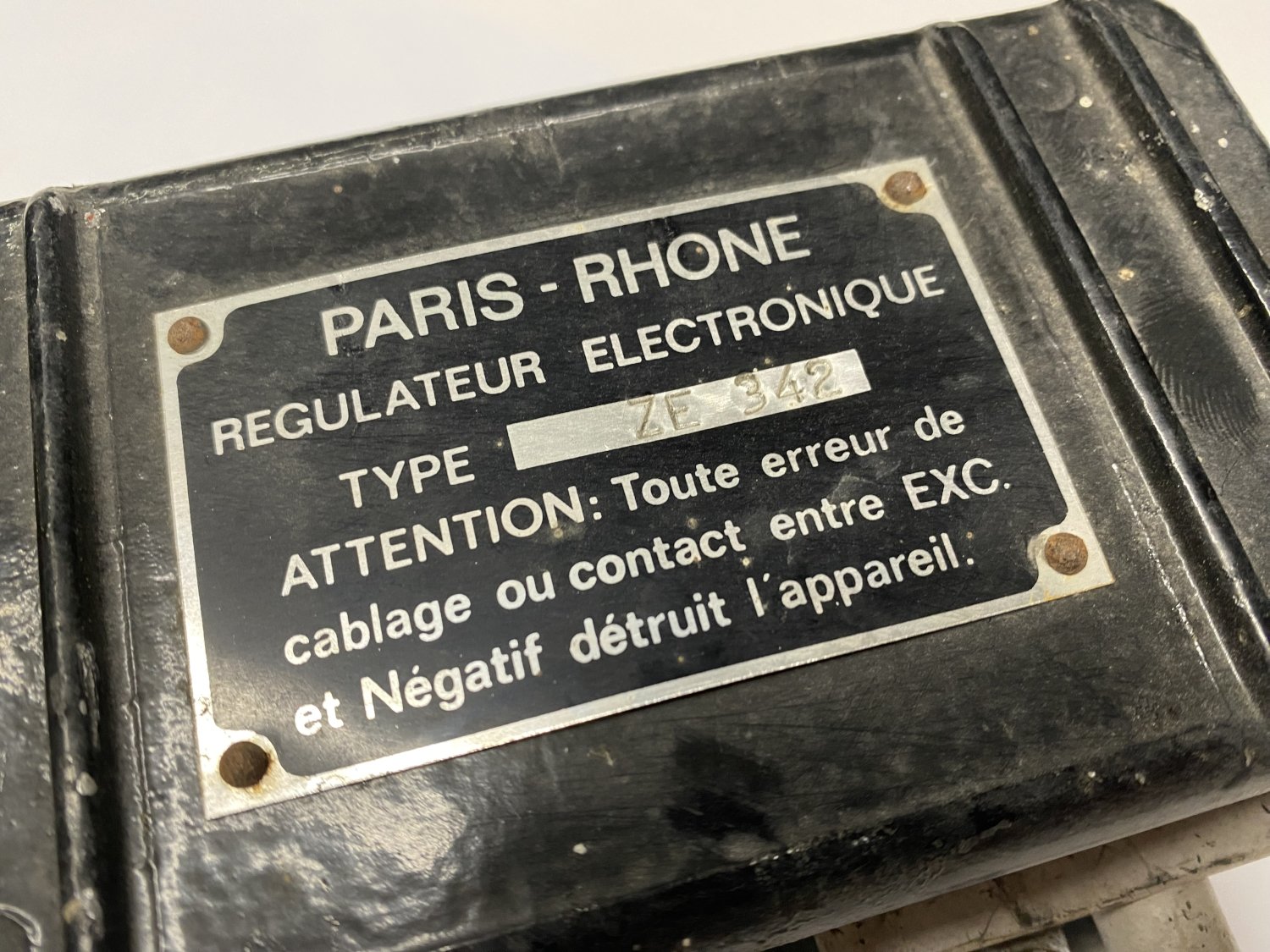 REGULATEUR ELECTRONIQUE PARIS RHONE | Desmet Jeepparts