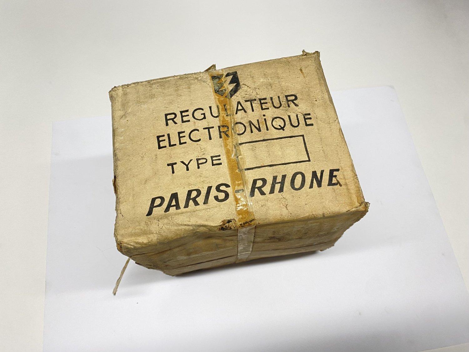 REGULATEUR ELECTRONIQUE PARIS RHONE | Desmet Jeepparts